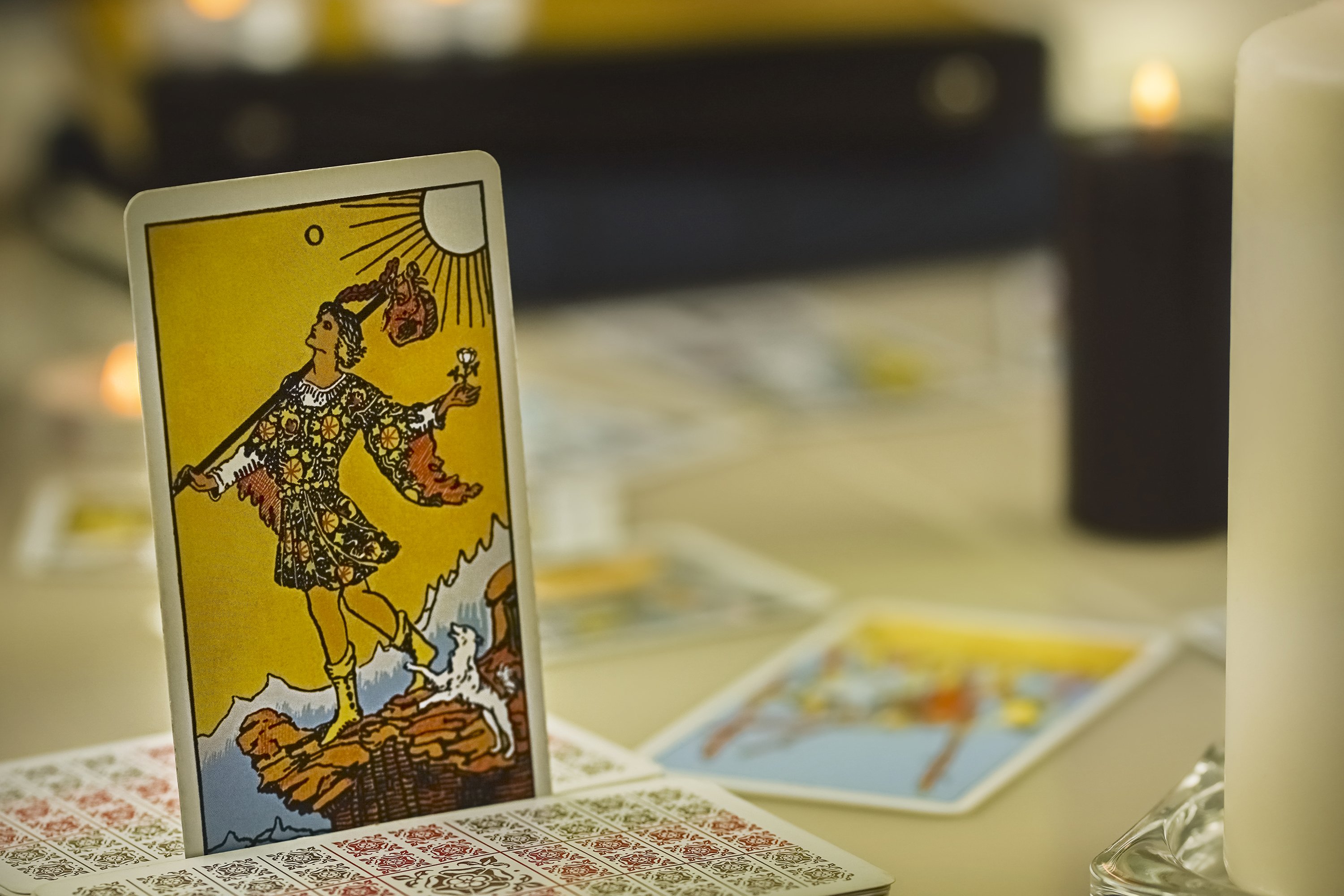 Online forecasting the future with tarot cards (995169) | Arts and ...