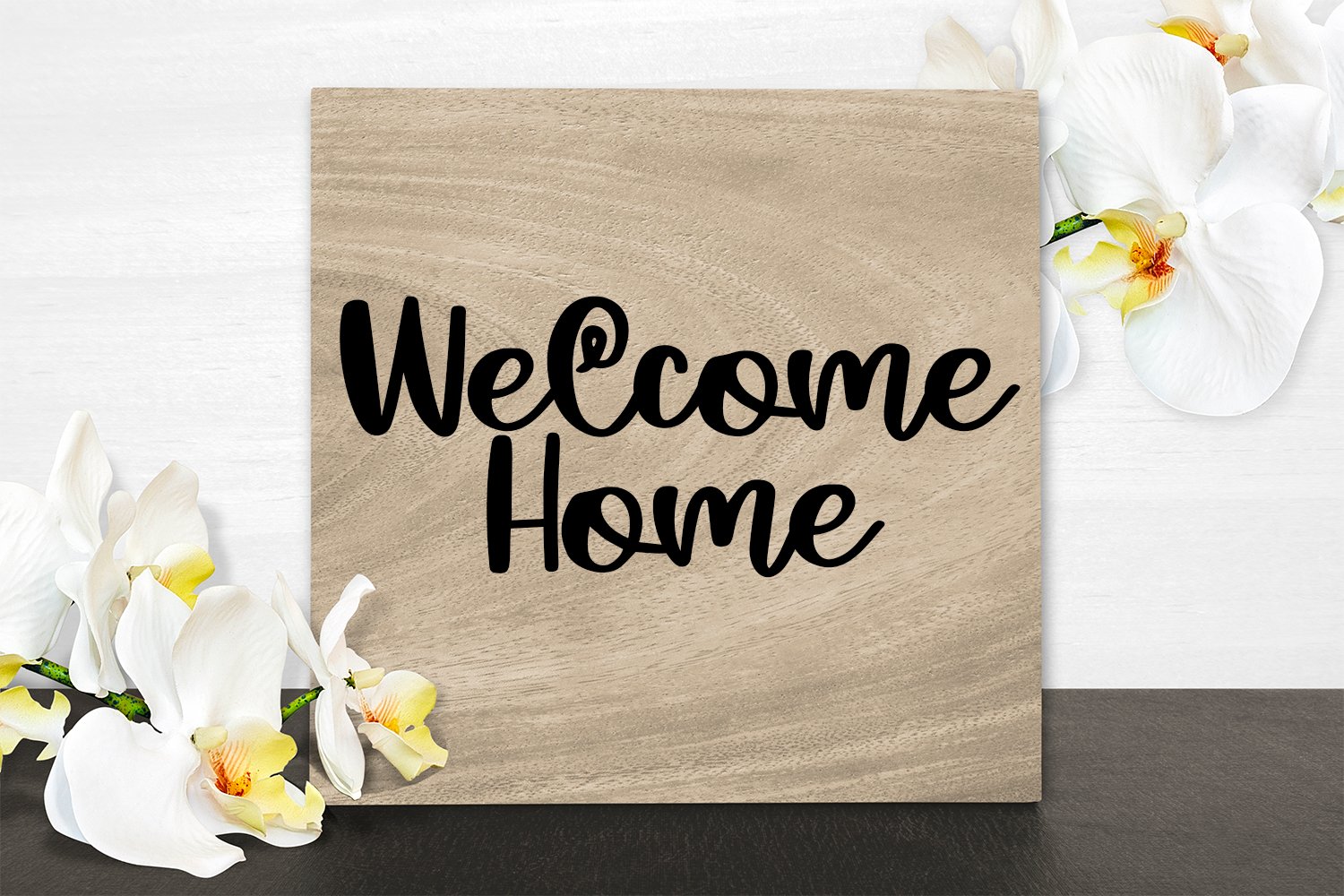 Lightly - A Hand-Lettered Script Font