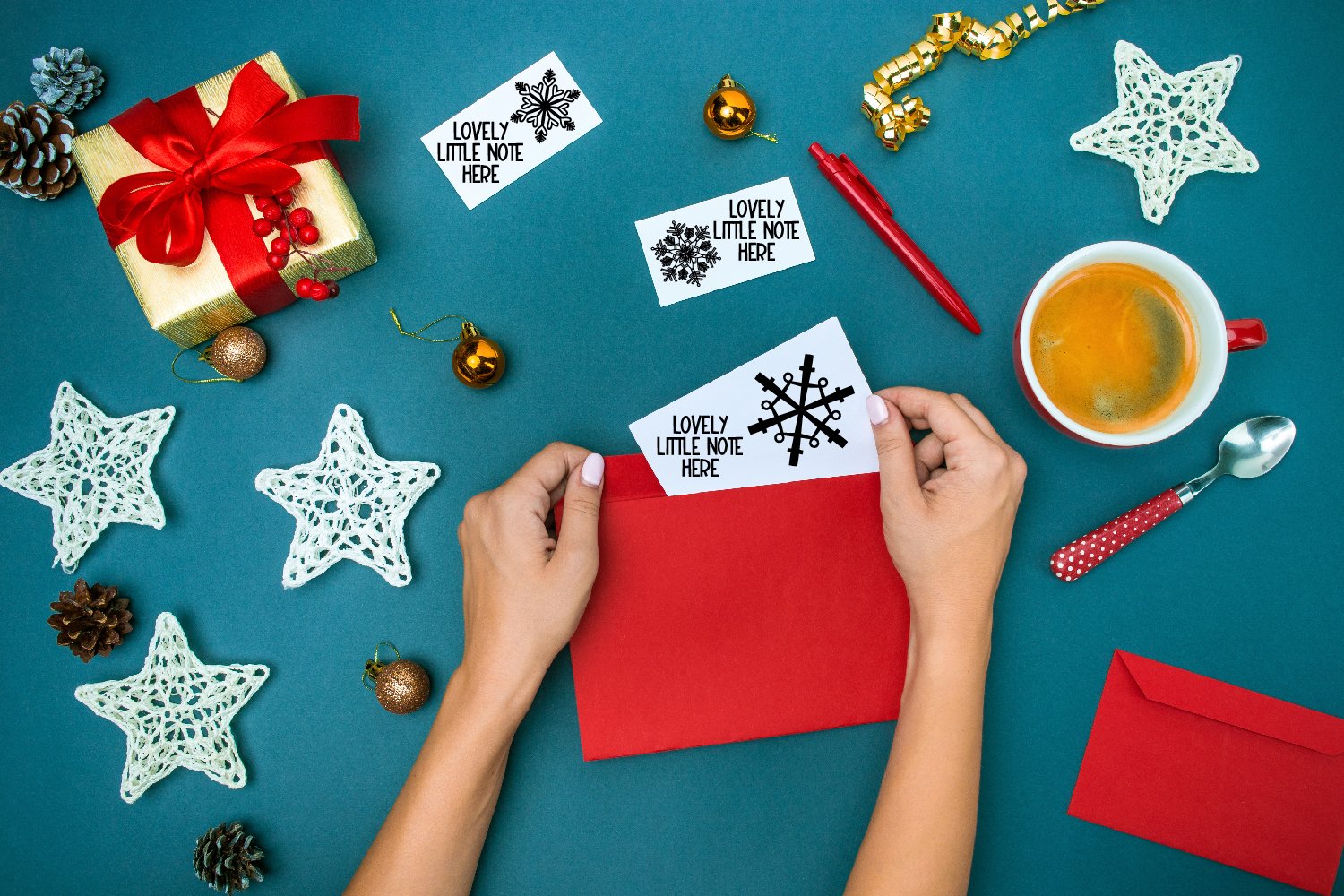 Flakes - A Dingbat Snowflake Font