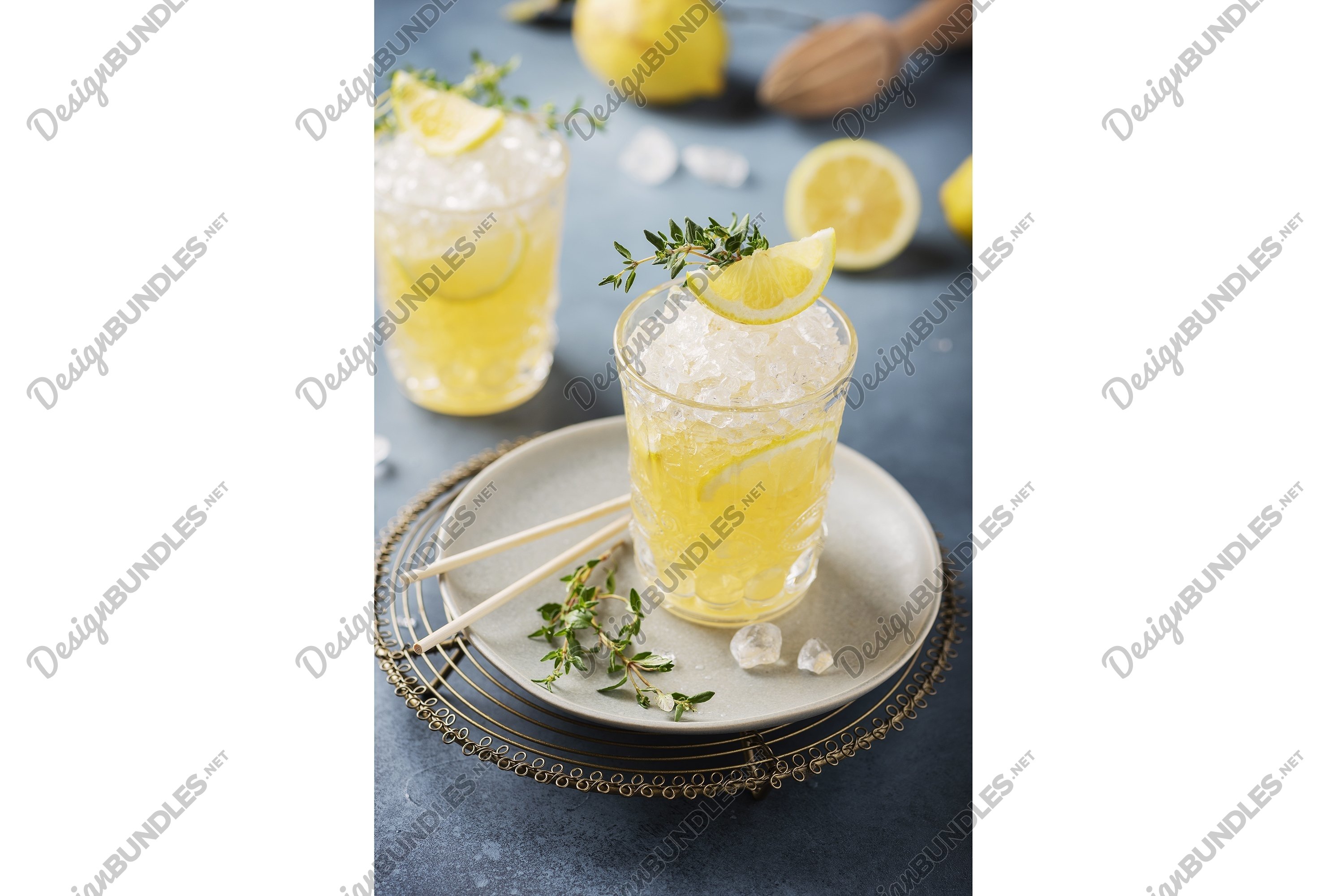 Cocktail with lemon, timo and crushed ice (963482) | Food and Drink ...