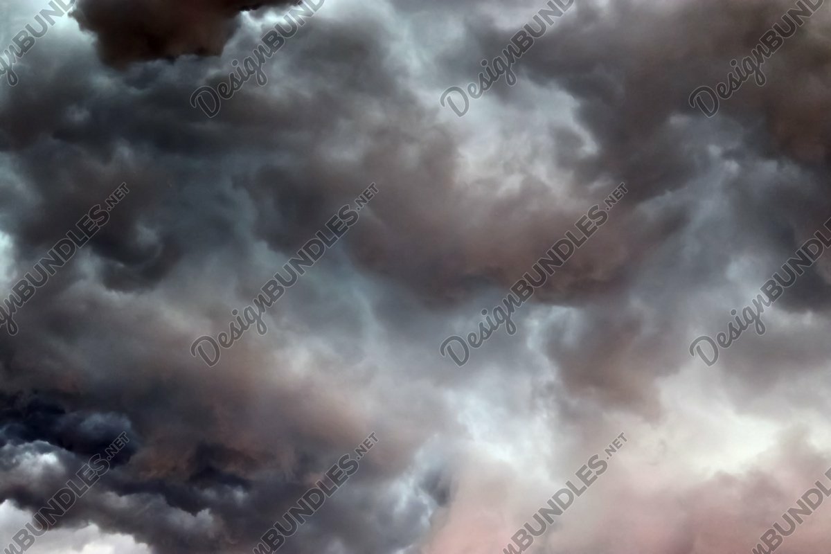 Stunning real and surreal thunderstorm clouds during a storm (1315383 ...