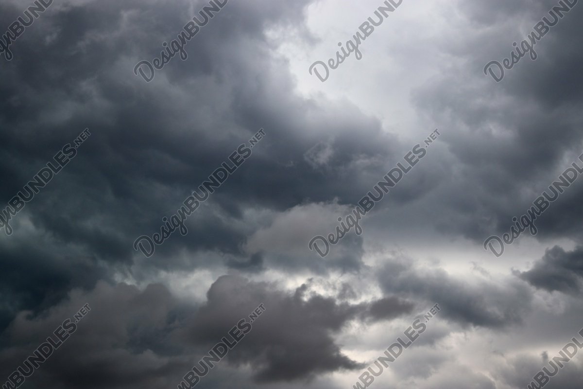 Stunning real and surreal thunderstorm clouds during a storm (1315405 ...