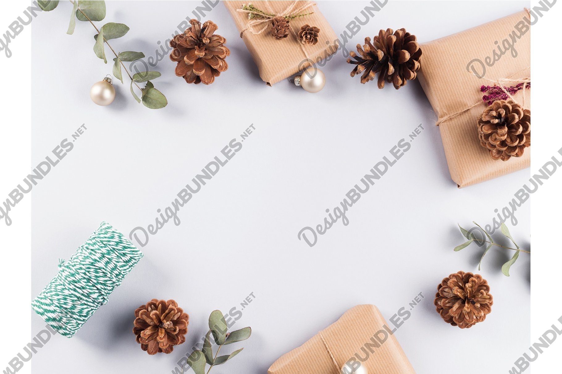 Christmas festive frame with wrapped zero waste presents (1080831 ...