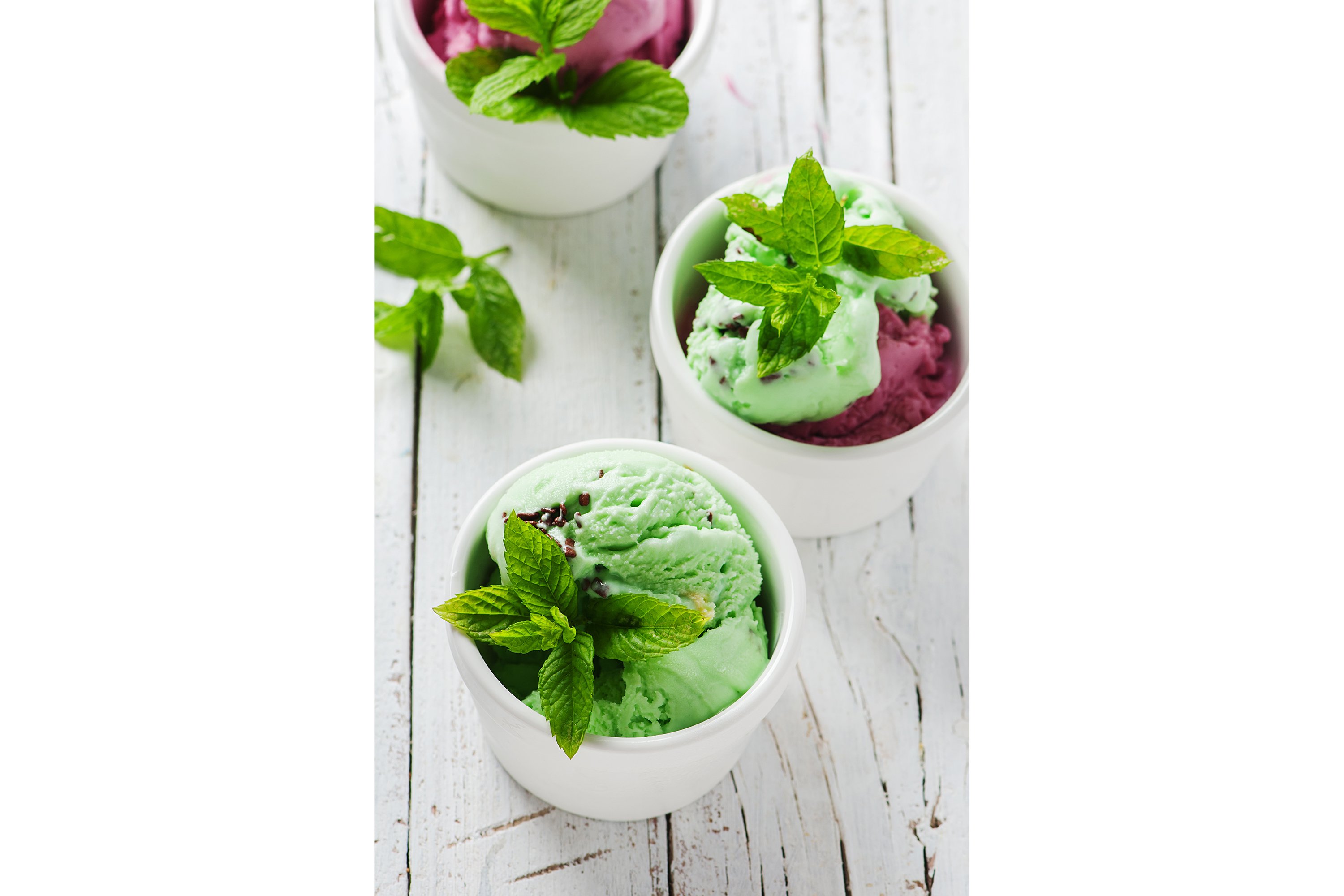Mint ice-cream with chocolate, selective focus (634428) | Food and ...