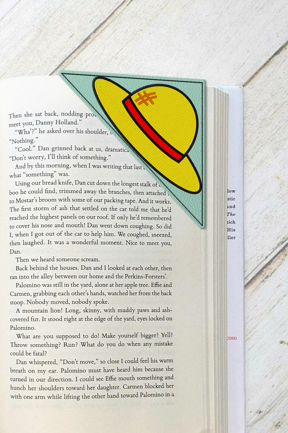 Straw Hat Corner Bookmark ITH Applique Embroidery File