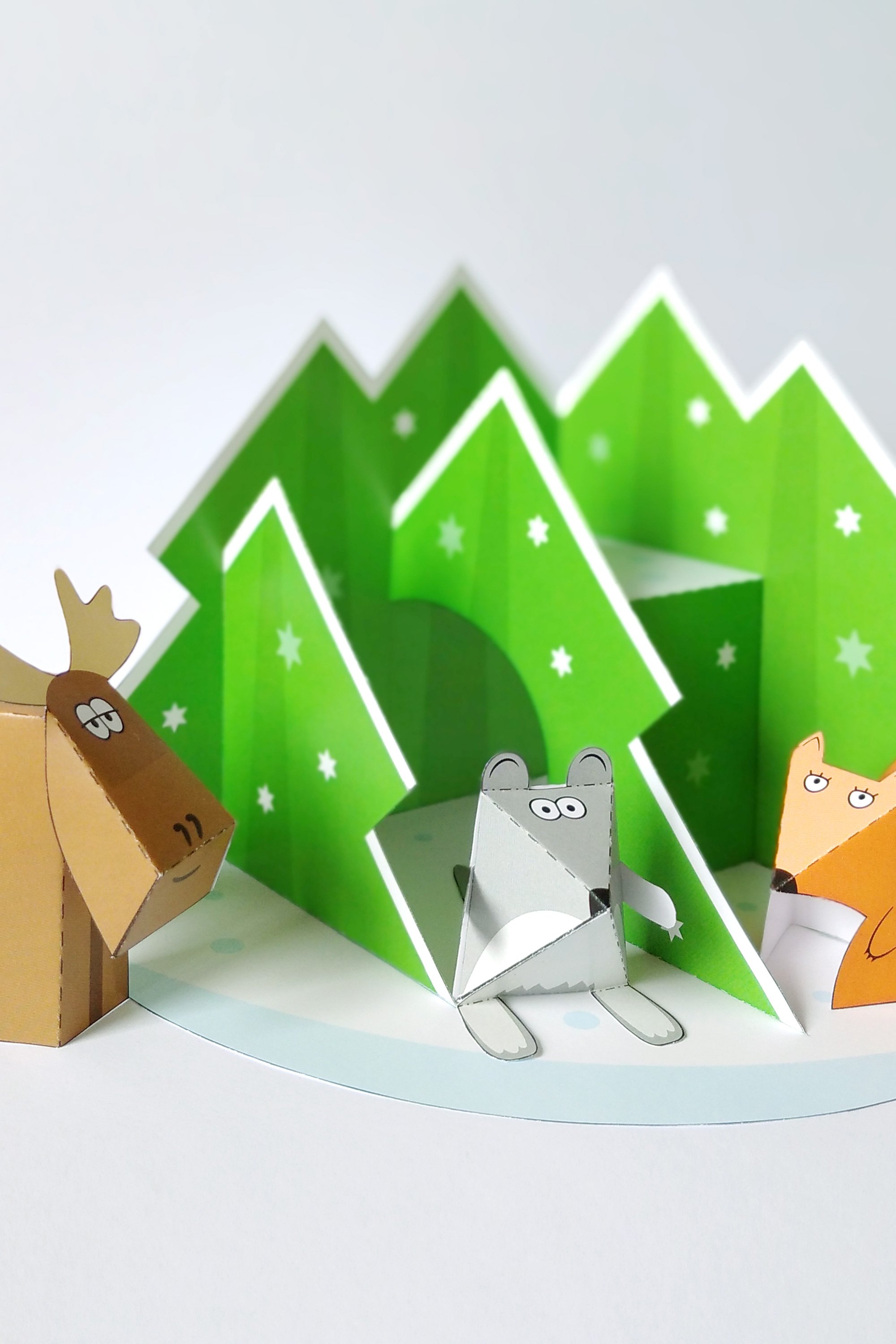 Paper Diorama Winter. Papercraft Animals in the Forest