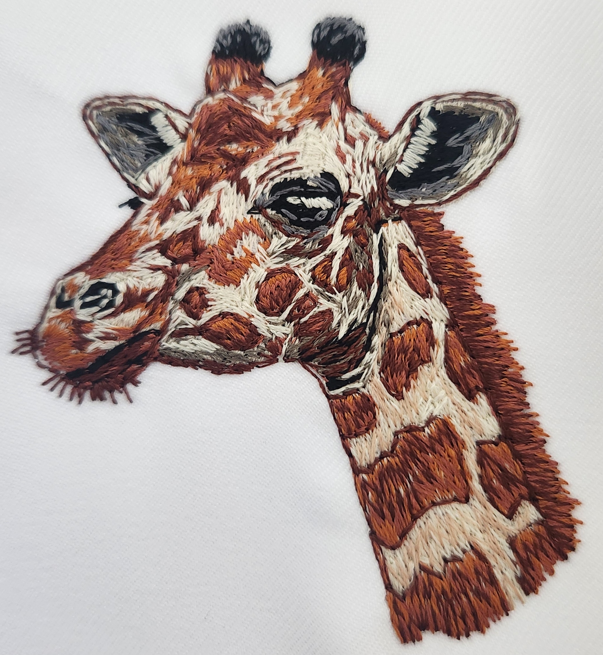 Realistic Giraffe Embroidery Pattern