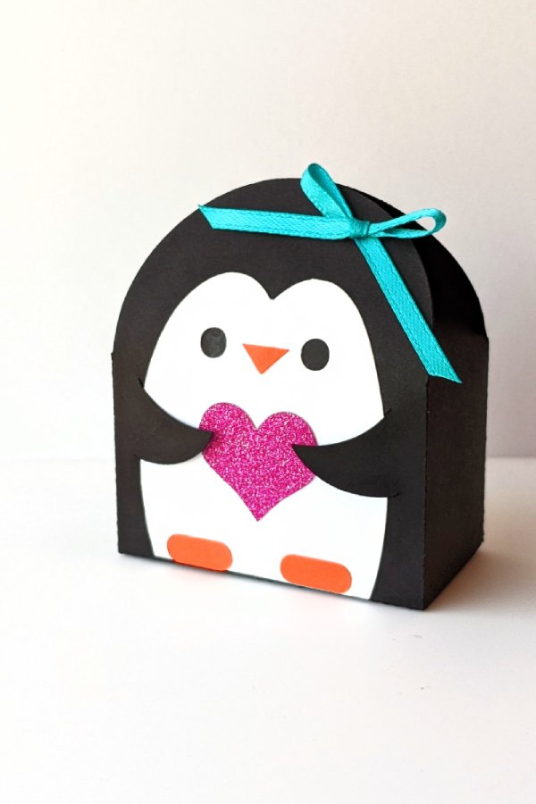 Penguin Gift Box SVG Design
