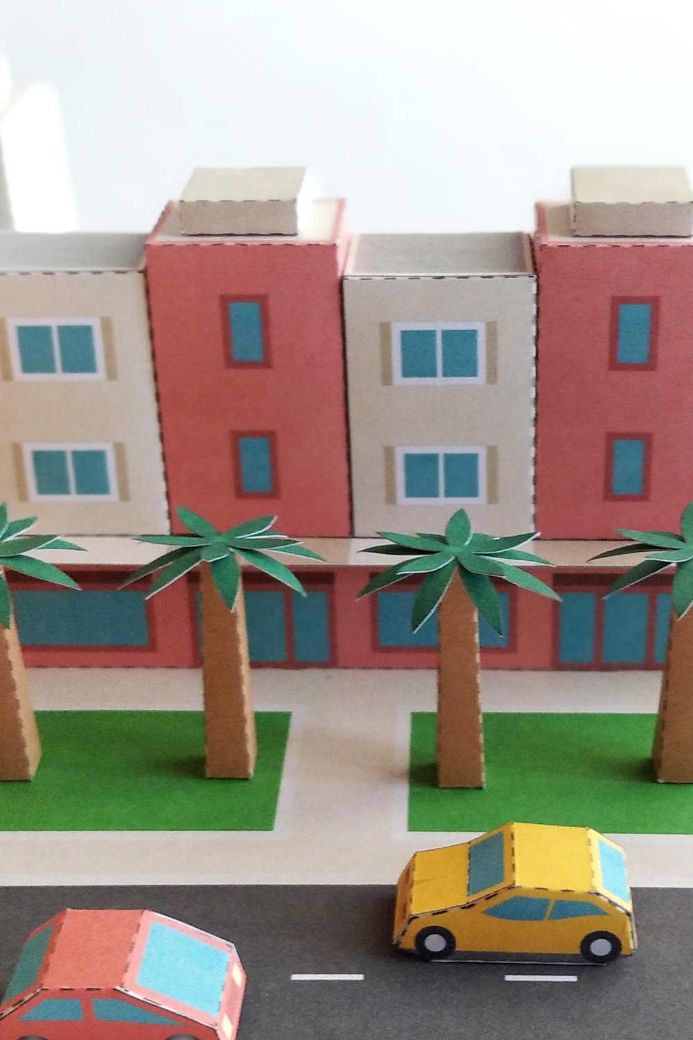 Diorama Apartment Building and a Car. PDF Printable Template