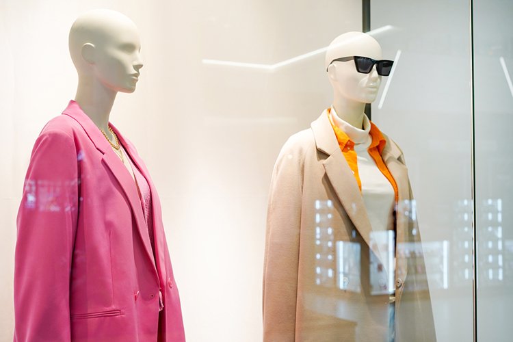 Female mannequins in women fashion store, Sale of (2411943)
