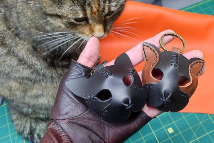 Leather Craft TS | Font Bundles